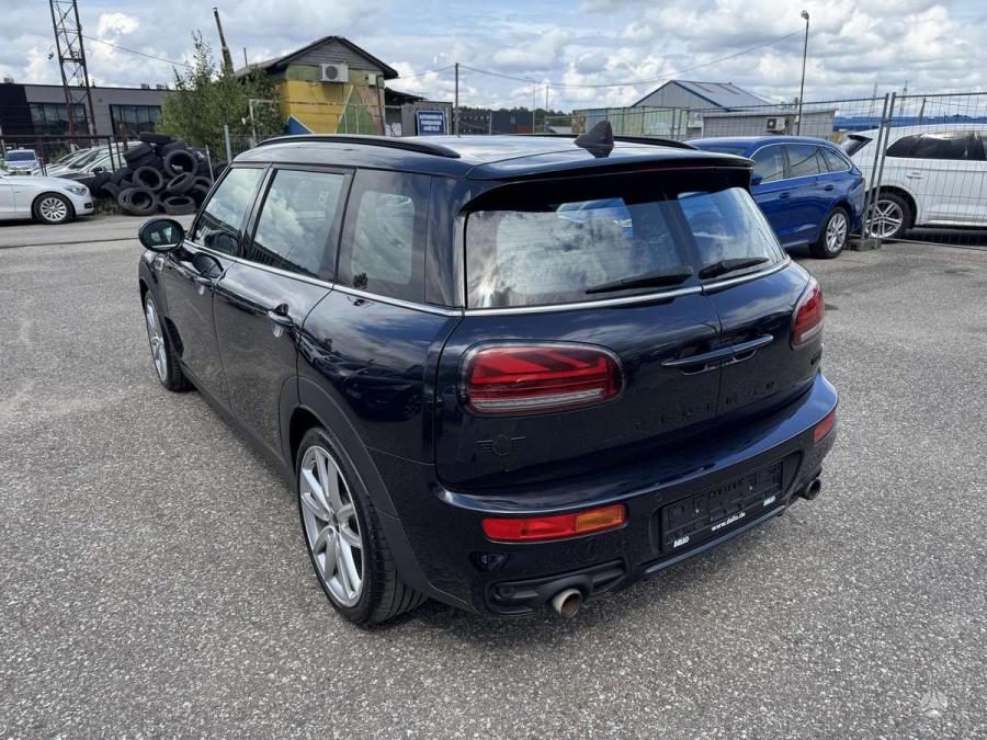 Black MINI Clubman 2021 in Kaunas, with an engine capacity of 2.00 L and mileage of 154 thousand km for 15900 €, photo 6 on AUTOMOTO.COM.LV