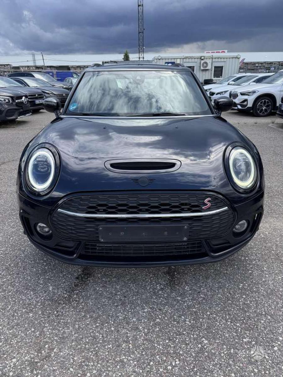 Black MINI Clubman 2021 in Kaunas, with an engine capacity of 2.00 L and mileage of 154 thousand km for 15900 €, photo 8 on AUTOMOTO.COM.LV