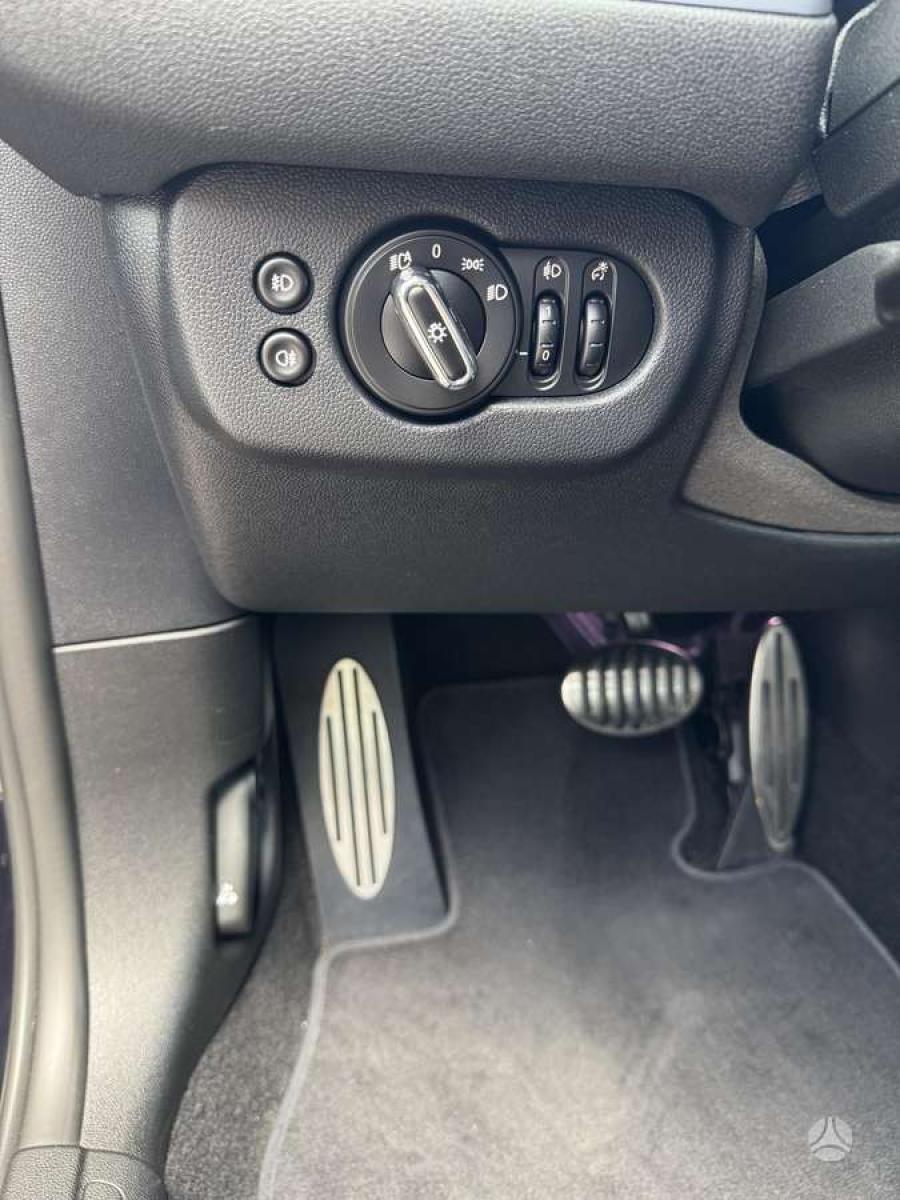 Black MINI Clubman 2021 in Kaunas, with an engine capacity of 2.00 L and mileage of 154 thousand km for 15900 €, photo 11 on AUTOMOTO.COM.LV