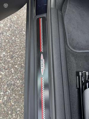 Black MINI Clubman 2021 in Kaunas, with an engine capacity of 2.00 L and mileage of 154 thousand km for 15900 €, photo 12 on AUTOMOTO.COM.LV