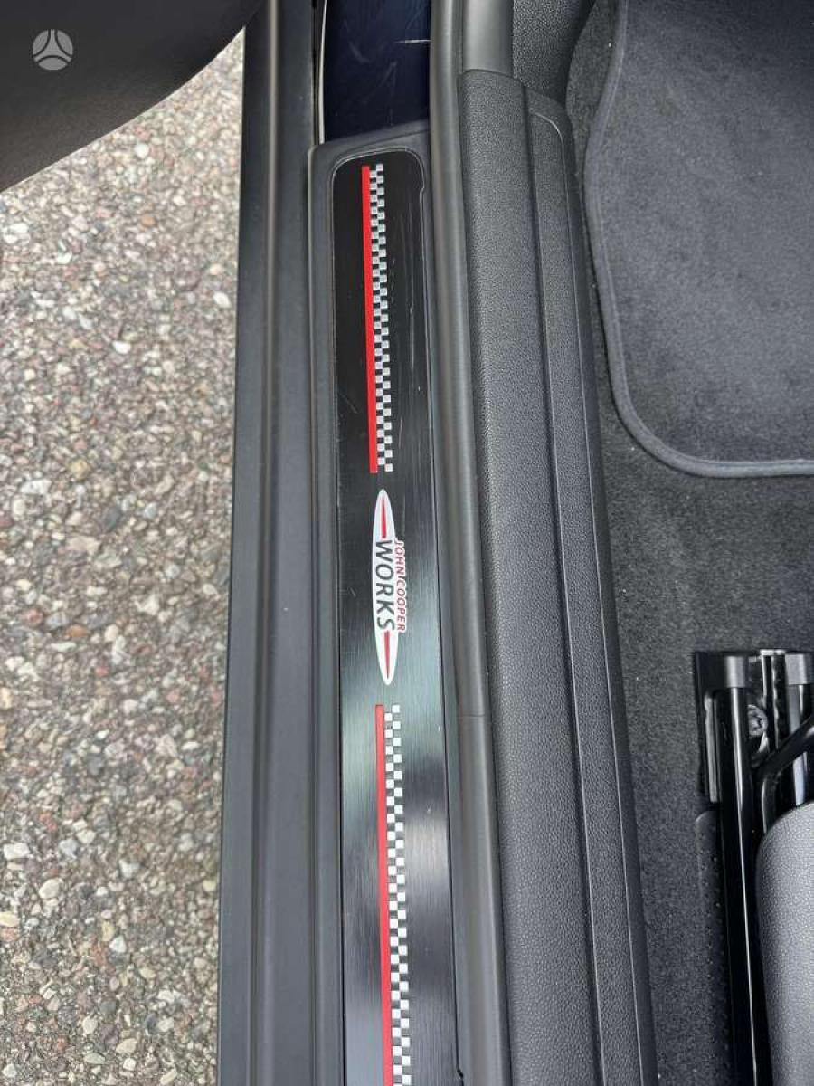 Black MINI Clubman 2021 in Kaunas, with an engine capacity of 2.00 L and mileage of 154 thousand km for 15900 €, photo 12 on AUTOMOTO.COM.LV