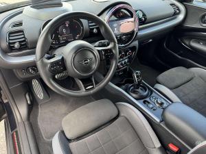 Black MINI Clubman 2021 in Kaunas, with an engine capacity of 2.00 L and mileage of 154 thousand km for 15900 €, photo 14 on AUTOMOTO.COM.LV