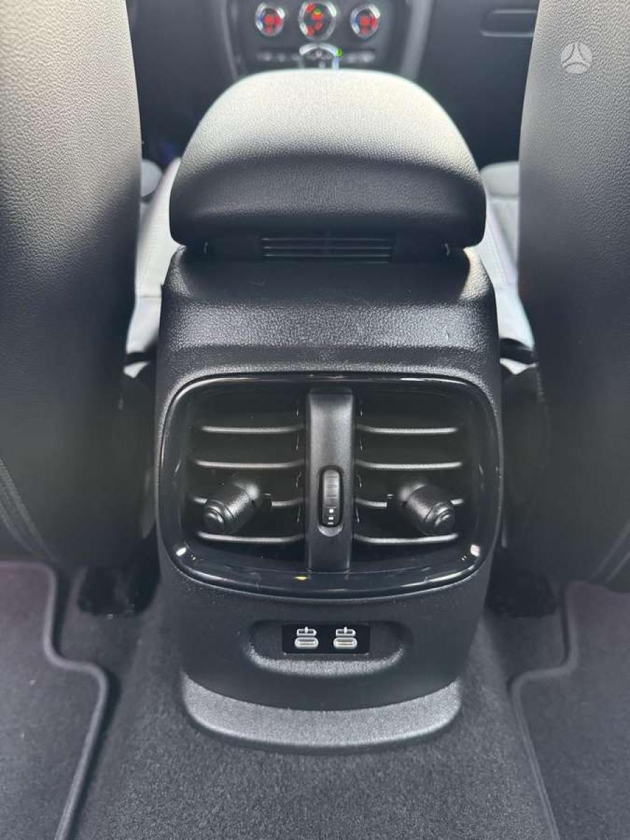 Black MINI Clubman 2021 in Kaunas, with an engine capacity of 2.00 L and mileage of 154 thousand km for 15900 €, photo 22 on AUTOMOTO.COM.LV