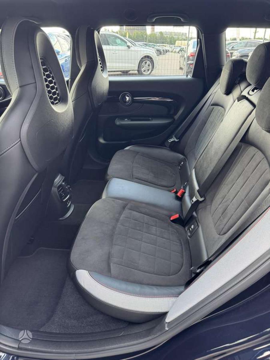 Black MINI Clubman 2021 in Kaunas, with an engine capacity of 2.00 L and mileage of 154 thousand km for 15900 €, photo 23 on AUTOMOTO.COM.LV
