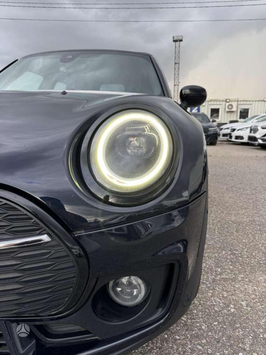 Black MINI Clubman 2021 in Kaunas, with an engine capacity of 2.00 L and mileage of 154 thousand km for 15900 €, photo 27 on AUTOMOTO.COM.LV