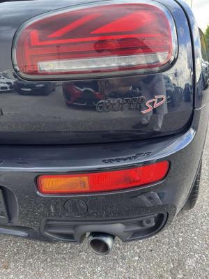 Black MINI Clubman 2021 in Kaunas, with an engine capacity of 2.00 L and mileage of 154 thousand km for 15900 €, photo 28 on AUTOMOTO.COM.LV