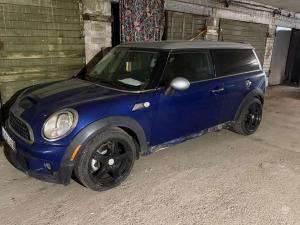 Zils MINI Clubman 2008 Viļņa, ar dzinēja tilpumu 1.60 L un nobraukumu 220 tūkst. km par 1800 €, foto  vietnē AUTOMOTO.COM.LV