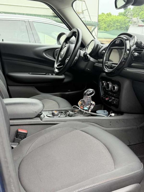 Blue MINI Clubman 2017 in Vilnius, with an engine capacity of 1.50 L and mileage of 244 thousand km for 8800 €, photo 8 on AUTOMOTO.COM.LV
