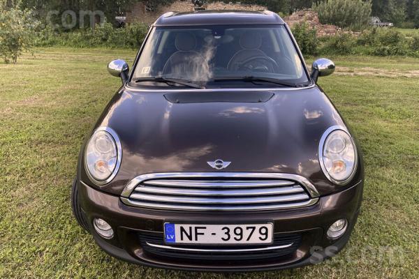 Brown MINI Clubman 2010 in Riga, with an engine capacity of 1.60 L and mileage of 212 thousand km for 3750 €, photo 1 on AUTOMOTO.COM.LV