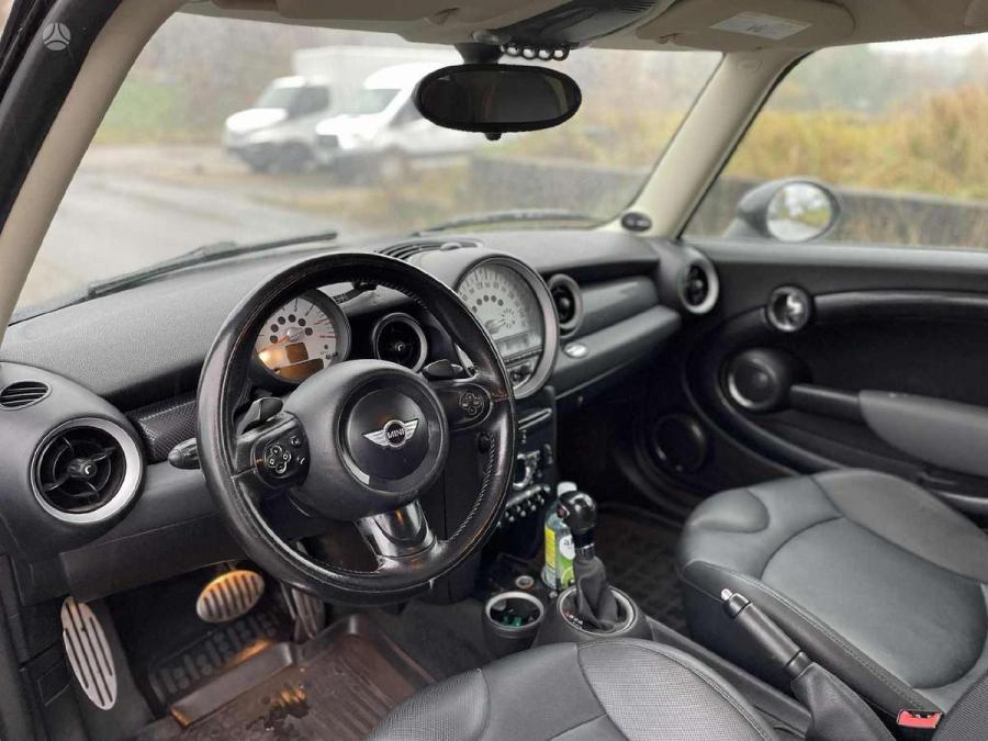 Brūns MINI Clubman 2011 Molėtai, ar dzinēja tilpumu 1.60 L un nobraukumu 241 tūkst. km par 4950 €, foto 15 vietnē AUTOMOTO.COM.LV