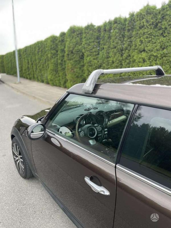 Brūns MINI Clubman 2008 Viļņa, ar dzinēja tilpumu 1.56 L un nobraukumu 298 tūkst. km par 4200 €, foto 7 vietnē AUTOMOTO.COM.LV