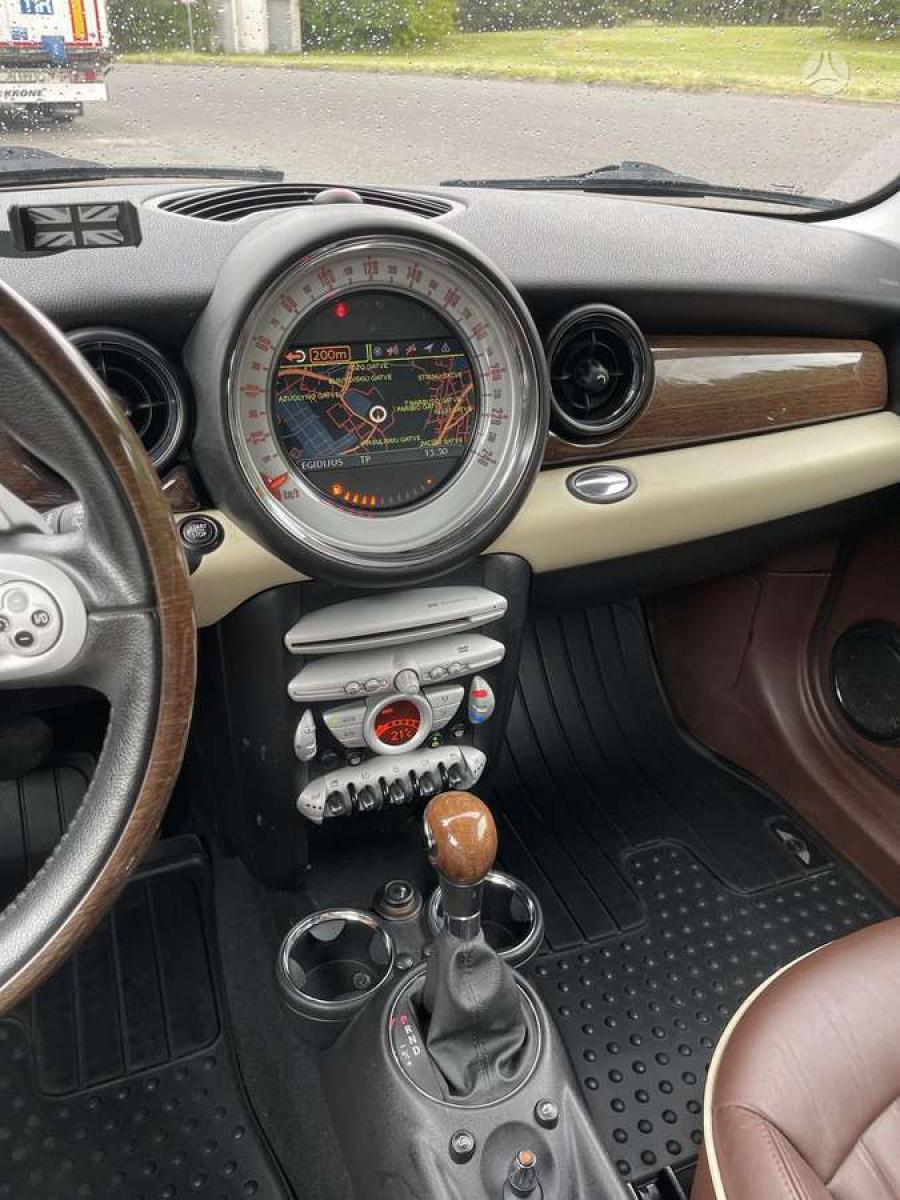 Brown MINI Clubman 2008 in Vilnius, with an engine capacity of 1.56 L and mileage of 298 thousand km for 4200 €, photo 22 on AUTOMOTO.COM.LV