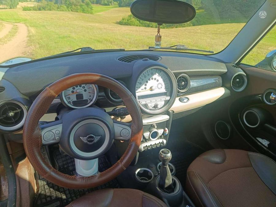 Brown MINI Clubman 2009 in Zarasai, with an engine capacity of 1.60 L and mileage of 207 thousand km for 2000 €, photo 8 on AUTOMOTO.COM.LV