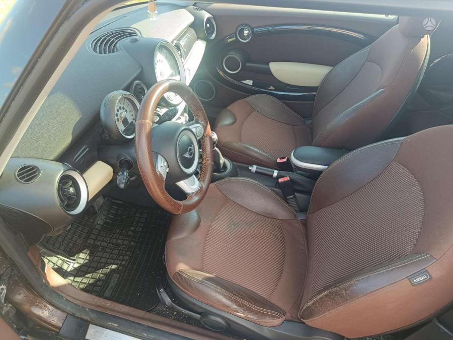 Brown MINI Clubman 2009 in Zarasai, with an engine capacity of 1.60 L and mileage of 207 thousand km for 2000 €, photo 10 on AUTOMOTO.COM.LV