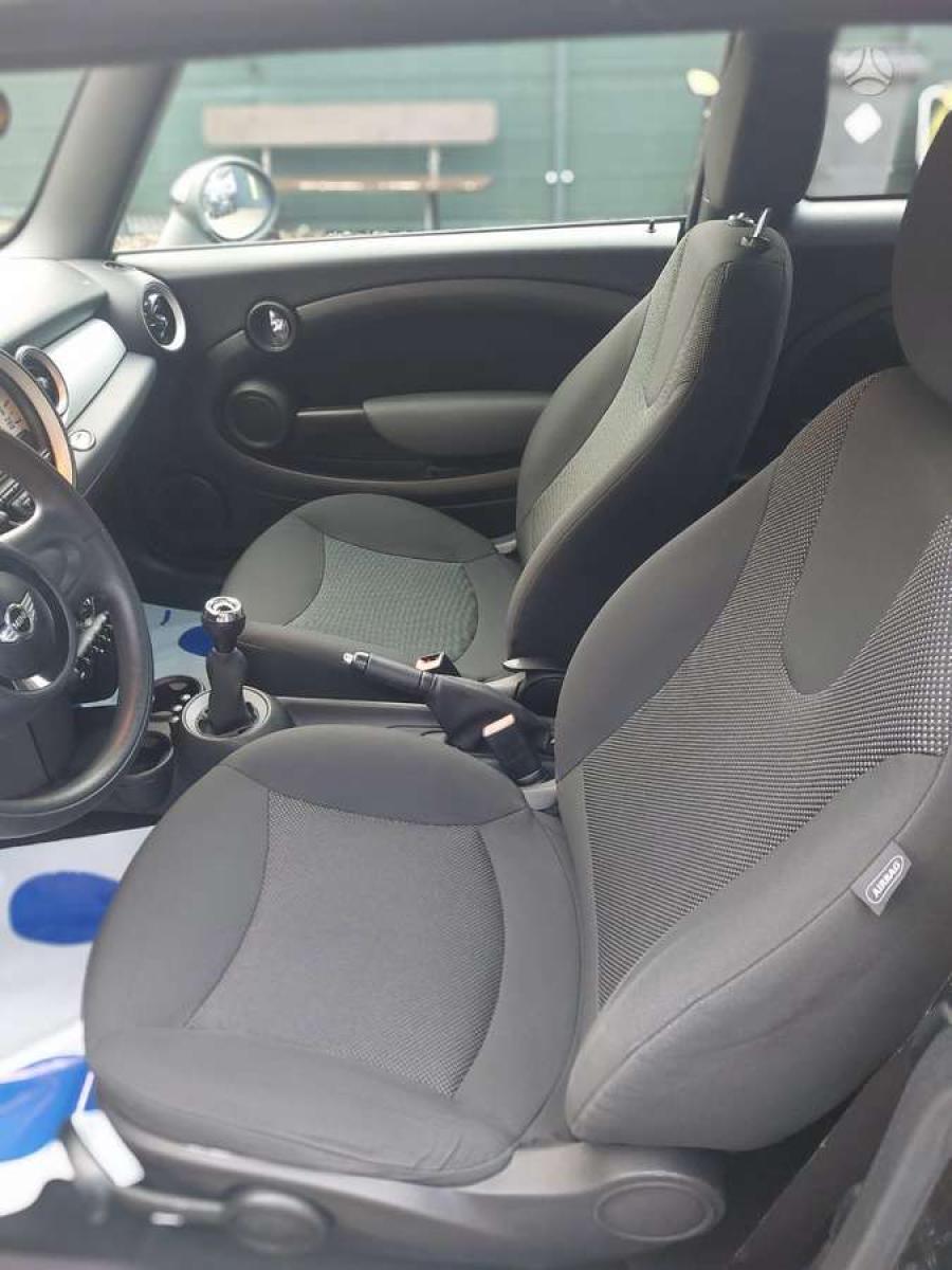 Brūns MINI Clubman 2010 Marijampole, ar dzinēja tilpumu 1.60 L un nobraukumu 180 tūkst. km par 2950 €, foto 9 vietnē AUTOMOTO.COM.LV