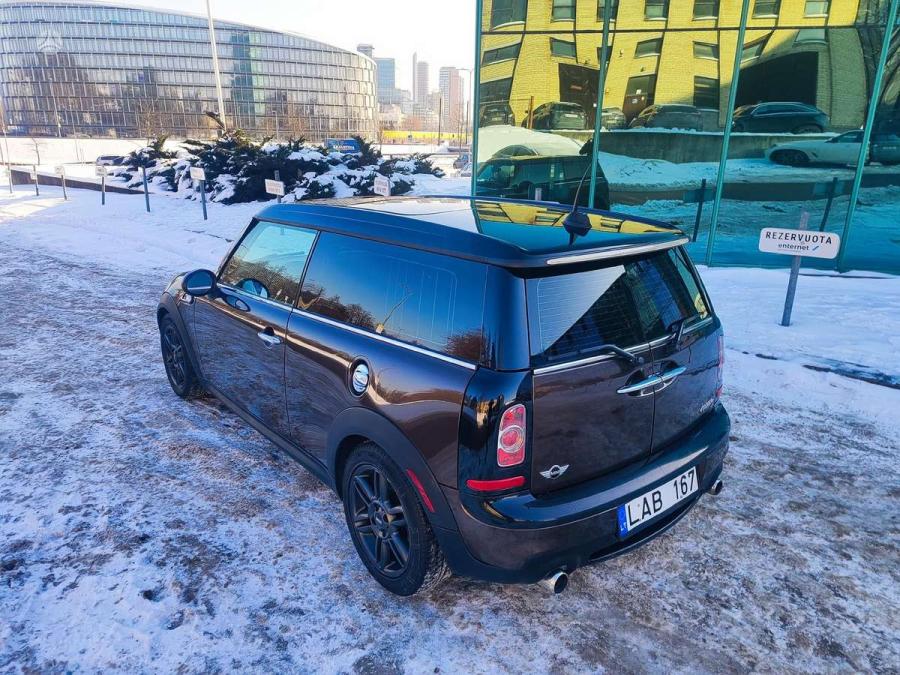 Brown MINI Clubman 2011 in Vilnius, with an engine capacity of 1.60 L and mileage of 240 thousand km for 3950 €, photo 3 on AUTOMOTO.COM.LV