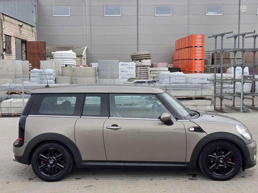 Brown MINI Clubman 2013 in Silute, with an engine capacity of 1.60 L and mileage of 195 thousand km for 3800 €, photo 10 on AUTOMOTO.COM.LV
