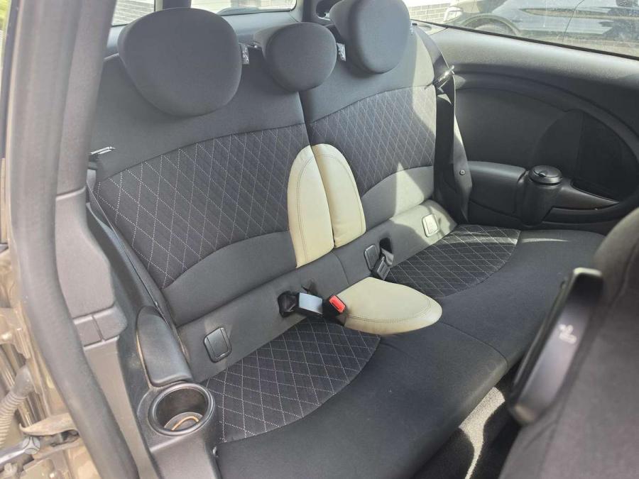 Brown MINI Clubman 2013 in Silute, with an engine capacity of 1.60 L and mileage of 195 thousand km for 3800 €, photo 12 on AUTOMOTO.COM.LV