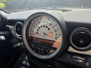 Brown MINI Clubman 2013 in Silute, with an engine capacity of 1.60 L and mileage of 195 thousand km for 3800 €, photo 13 on AUTOMOTO.COM.LV