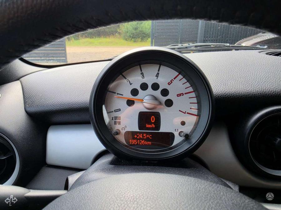 Brown MINI Clubman 2013 in Silute, with an engine capacity of 1.60 L and mileage of 195 thousand km for 3800 €, photo 14 on AUTOMOTO.COM.LV