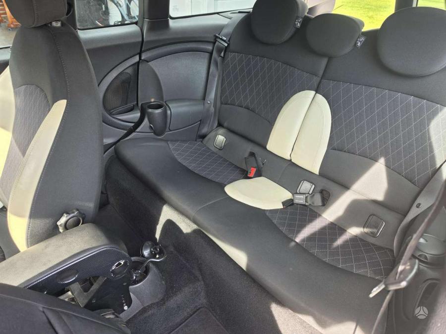 Brown MINI Clubman 2013 in Silute, with an engine capacity of 1.60 L and mileage of 195 thousand km for 3800 €, photo 22 on AUTOMOTO.COM.LV