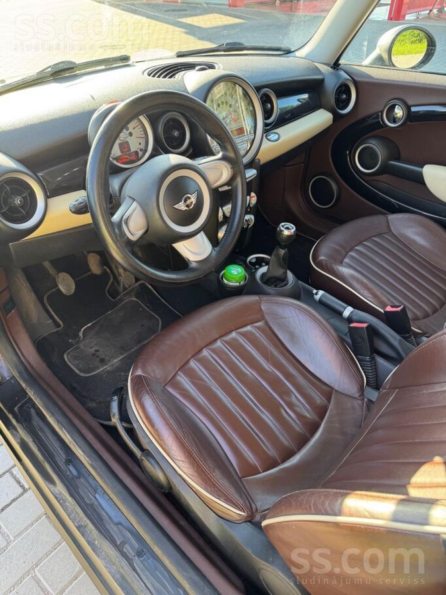Brown MINI Clubman 2007 in Riga, with an engine capacity of 1.60 L and mileage of 270 thousand km for 3400 €, photo 7 on AUTOMOTO.COM.LV
