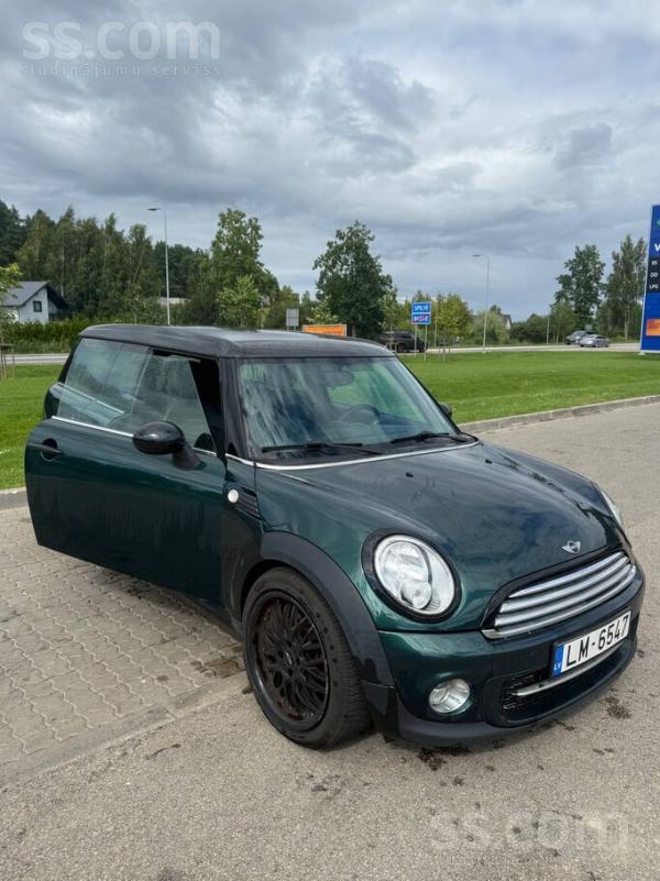 MINI Clubman 2008 Rīga vietnē Zaļš MINI Clubman 2008 Rīga, ar dzinēja tilpumu 1.60 L un nobraukumu 287 tūkst. km par 3500 €, foto 1 vietnē AUTOMOTO.COM.LV