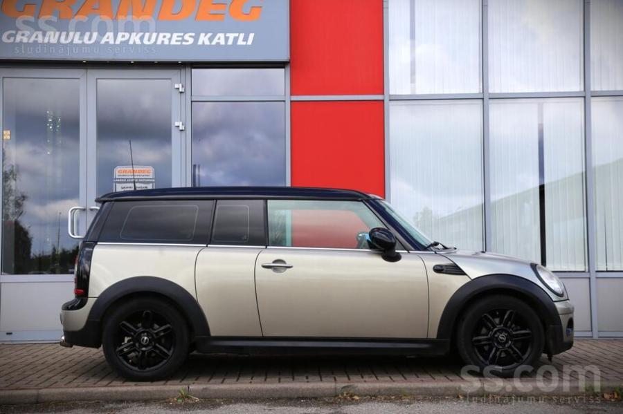 Zaļš MINI Clubman 2009 Rīga, ar dzinēja tilpumu 1.60 L un nobraukumu 246 tūkst. km par 3995 €, foto 4 vietnē AUTOMOTO.COM.LV