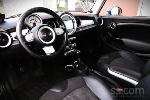 Zaļš MINI Clubman 2009 Rīga, ar dzinēja tilpumu 1.60 L un nobraukumu 246 tūkst. km par 3995 €, foto 9 vietnē AUTOMOTO.COM.LV