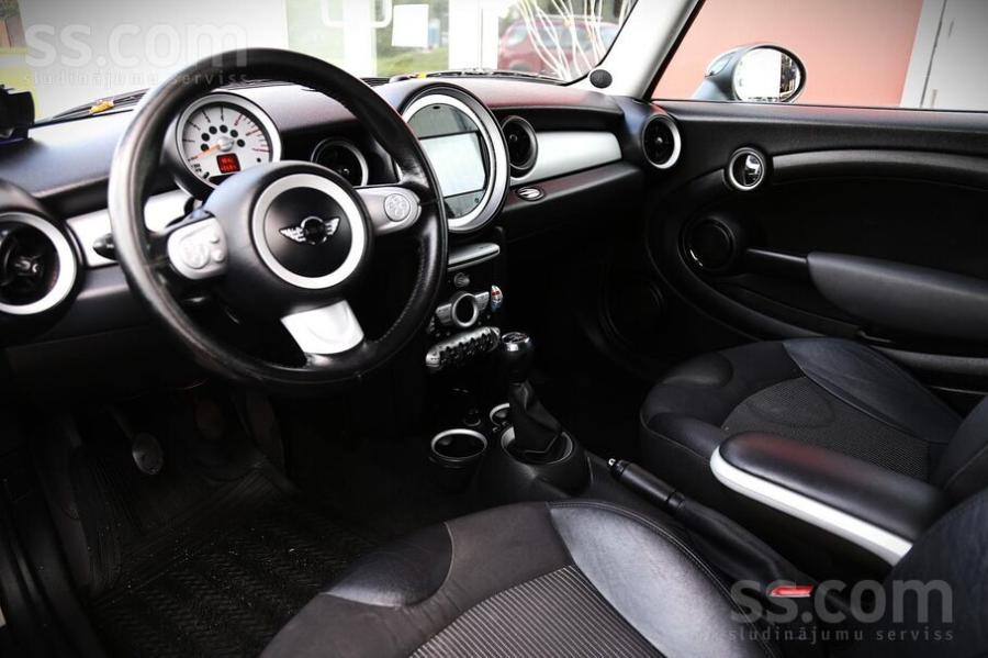 Zaļš MINI Clubman 2009 Rīga, ar dzinēja tilpumu 1.60 L un nobraukumu 246 tūkst. km par 3995 €, foto 9 vietnē AUTOMOTO.COM.LV