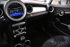 Zaļš MINI Clubman 2009 Rīga, ar dzinēja tilpumu 1.60 L un nobraukumu 246 tūkst. km par 3995 €, foto 10 vietnē AUTOMOTO.COM.LV