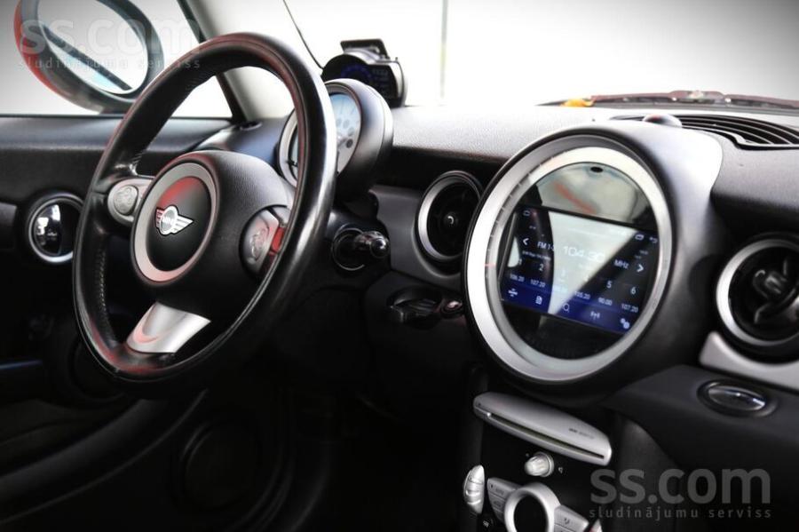 Zaļš MINI Clubman 2009 Rīga, ar dzinēja tilpumu 1.60 L un nobraukumu 246 tūkst. km par 3995 €, foto 12 vietnē AUTOMOTO.COM.LV