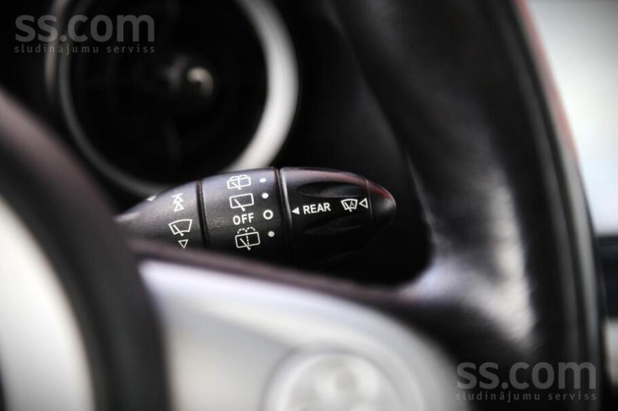 Zaļš MINI Clubman 2009 Rīga, ar dzinēja tilpumu 1.60 L un nobraukumu 246 tūkst. km par 3995 €, foto 17 vietnē AUTOMOTO.COM.LV