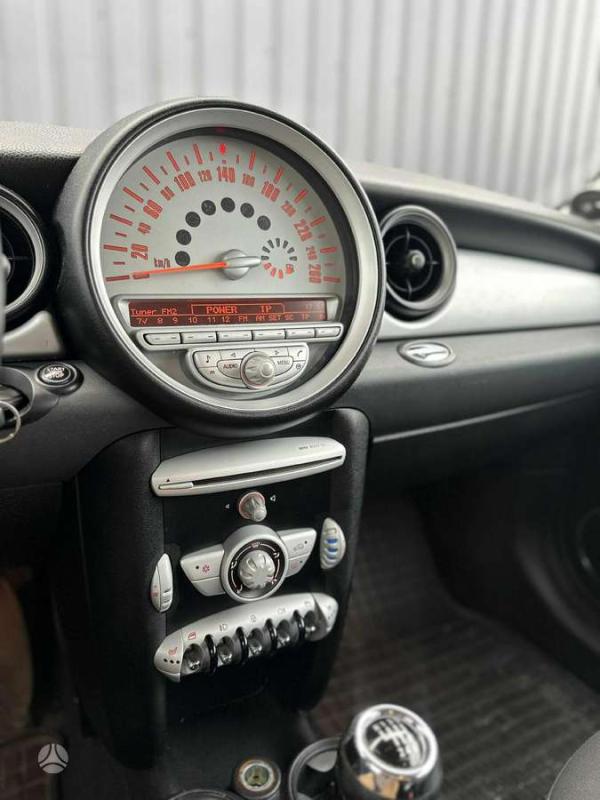 Zaļš MINI Clubman 2010 Viļņa, ar dzinēja tilpumu 1.40 L un nobraukumu 221 tūkst. km par 3250 €, foto 11 vietnē AUTOMOTO.COM.LV