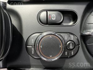 Zaļš MINI Clubman 2017 Rīga, ar dzinēja tilpumu 2.00 L un nobraukumu 106 tūkst. km par 14300 €, foto 20 vietnē AUTOMOTO.COM.LV