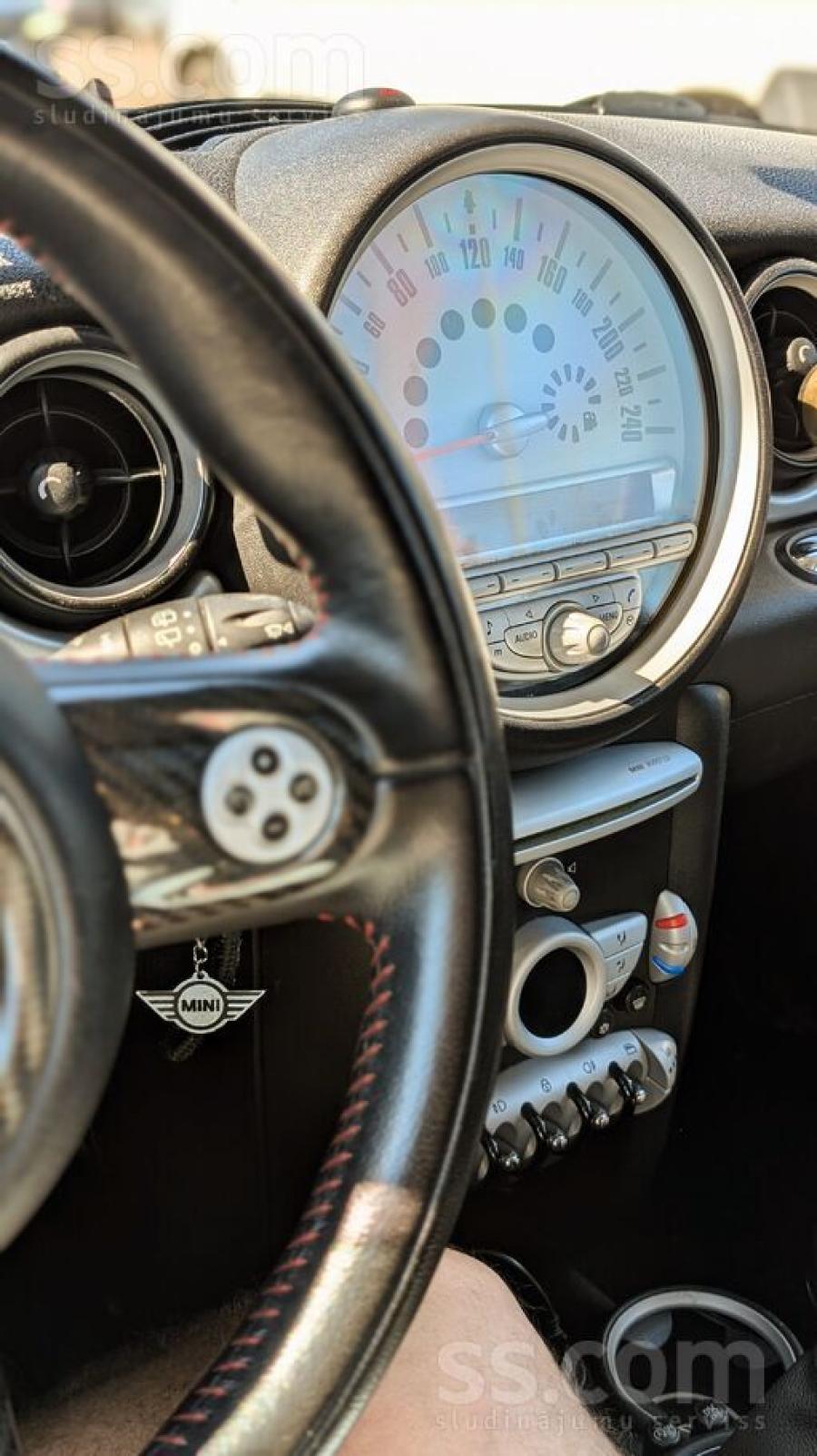 Zaļš MINI Clubman 2008 Rīga, ar dzinēja tilpumu 1.60 L un nobraukumu 256 tūkst. km par 5700 €, foto 9 vietnē AUTOMOTO.COM.LV