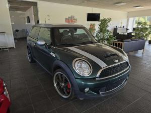 Green MINI Clubman 2008 in Vilnius, with an engine capacity of 1.60 L and mileage of 166 thousand km for 4900 €, photo  on AUTOMOTO.COM.LV
