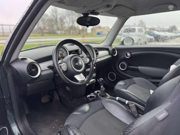 Green MINI Clubman 2009 in Kretinga, with an engine capacity of 1.56 L and mileage of 316 thousand km for 3695 €, photo 11 on AUTOMOTO.COM.LV