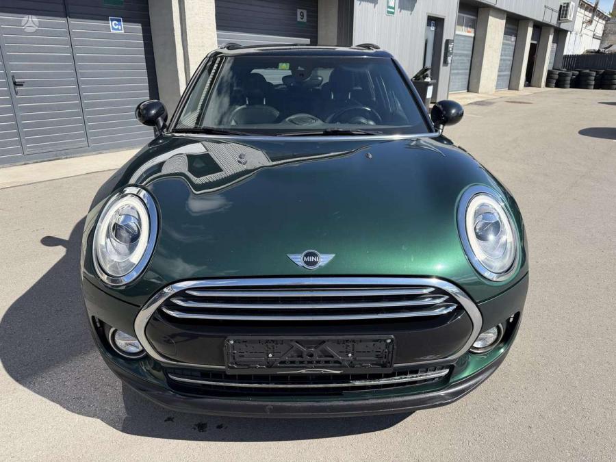 Green MINI Clubman 2016 in Siauliai, with an engine capacity of 2.00 L and mileage of 266 thousand km for 3750 €, photo 4 on AUTOMOTO.COM.LV