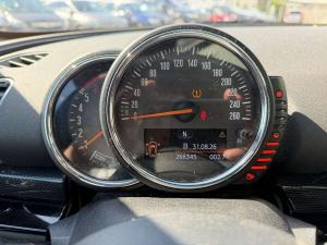 Green MINI Clubman 2016 in Siauliai, with an engine capacity of 2.00 L and mileage of 266 thousand km for 3750 €, photo 13 on AUTOMOTO.COM.LV