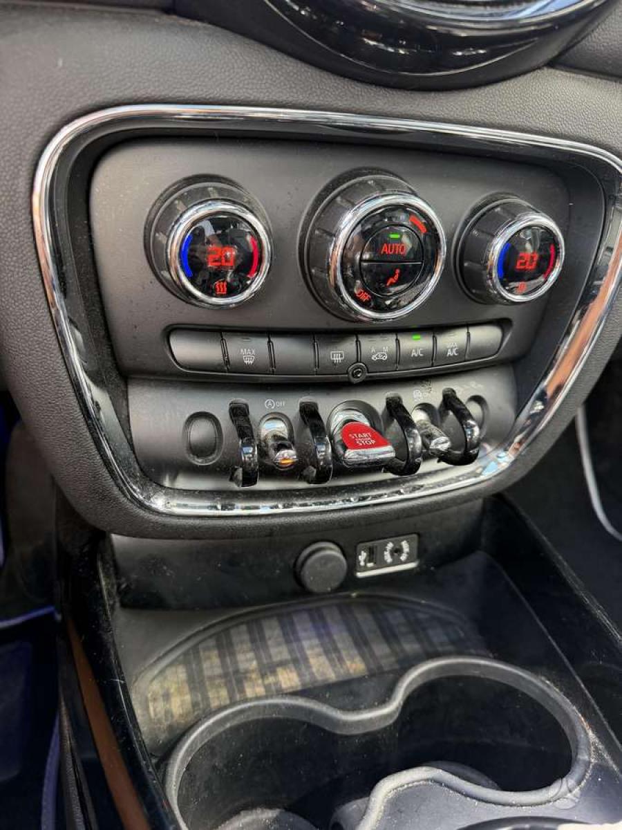 Green MINI Clubman 2016 in Siauliai, with an engine capacity of 2.00 L and mileage of 266 thousand km for 3750 €, photo 15 on AUTOMOTO.COM.LV