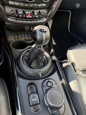 Green MINI Clubman 2016 in Siauliai, with an engine capacity of 2.00 L and mileage of 266 thousand km for 3750 €, photo 16 on AUTOMOTO.COM.LV