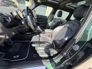 Green MINI Clubman 2016 in Siauliai, with an engine capacity of 2.00 L and mileage of 266 thousand km for 3750 €, photo 19 on AUTOMOTO.COM.LV