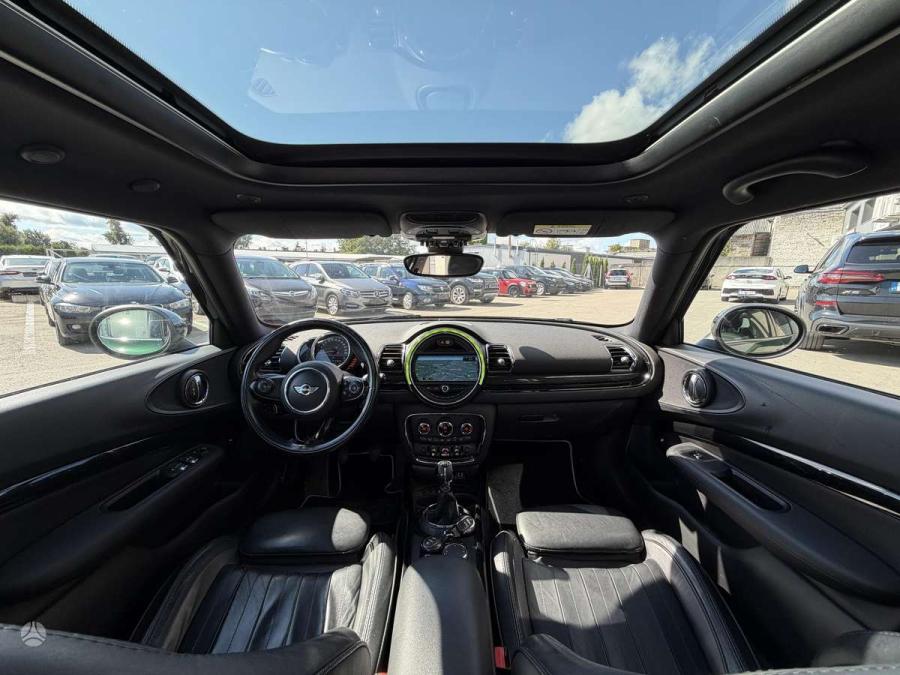 Green MINI Clubman 2016 in Siauliai, with an engine capacity of 2.00 L and mileage of 266 thousand km for 3750 €, photo 22 on AUTOMOTO.COM.LV