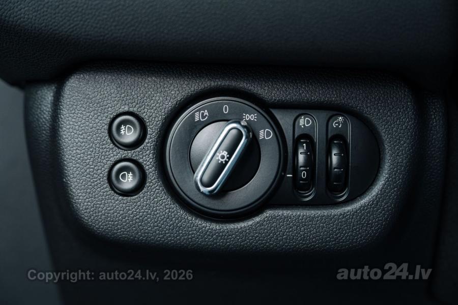 Zaļš MINI Clubman 2022 Tallina, ar dzinēja tilpumu 1.50 L un nobraukumu 133 tūkst. km par 18000 €, foto 18 vietnē AUTOMOTO.COM.LV
