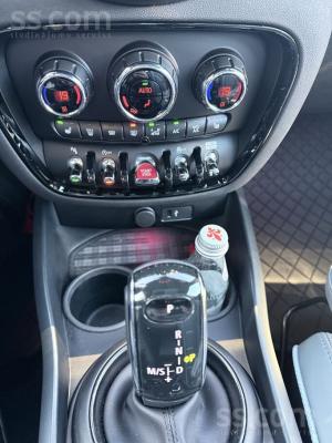 Green MINI Clubman 2022 in Riga, with an engine capacity of 2.00 L and mileage of 105 thousand km for 27900 €, photo 8 on AUTOMOTO.COM.LV
