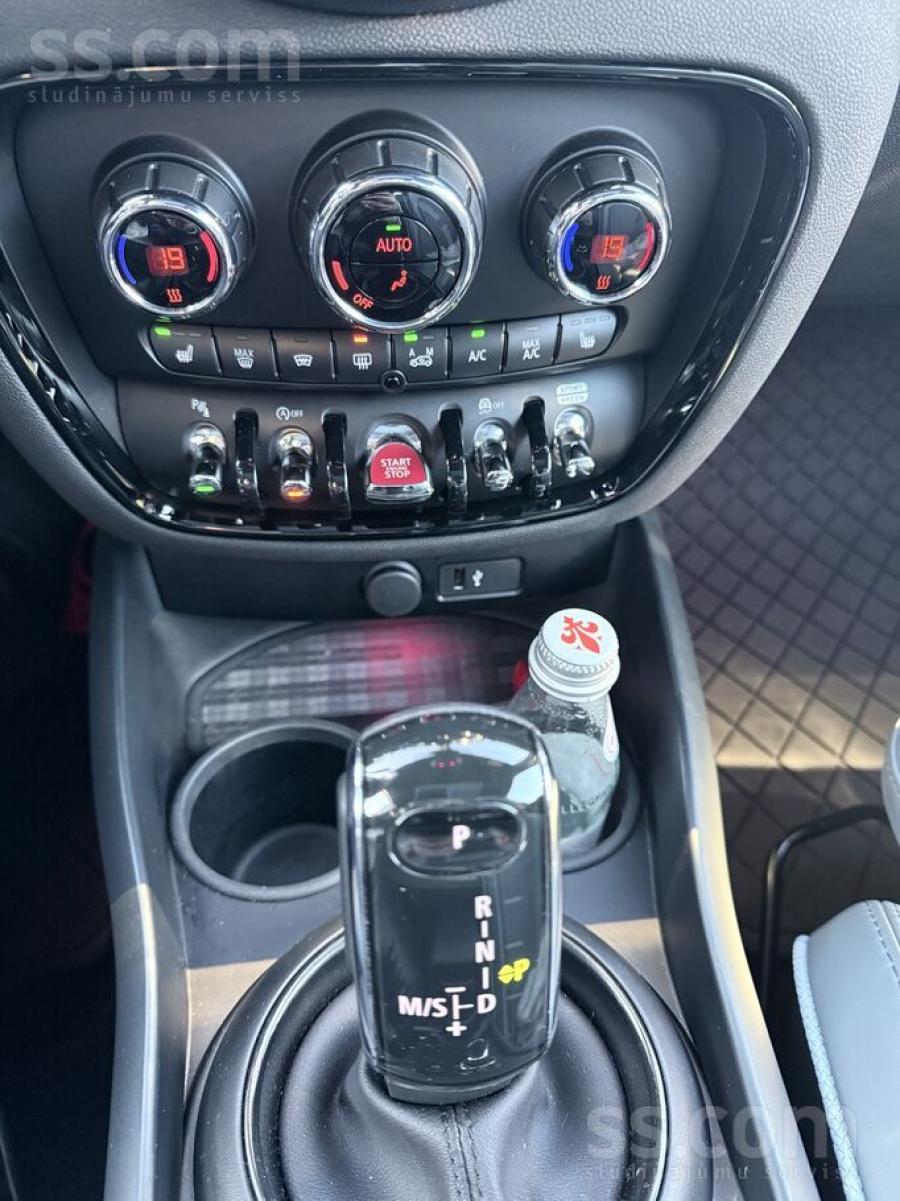 Green MINI Clubman 2022 in Riga, with an engine capacity of 2.00 L and mileage of 105 thousand km for 27900 €, photo 8 on AUTOMOTO.COM.LV