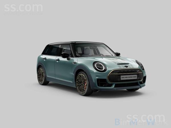Green MINI Clubman 2023 in Riga, with an engine capacity of 2.00 L and mileage of 103 thousand km for 33900 €, photo 1 on AUTOMOTO.COM.LV