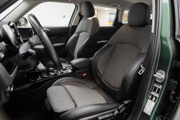 Zaļš MINI Clubman 2023 Peetri, ar dzinēja tilpumu 1.50 L un nobraukumu 138 tūkst. km par 20600 €, foto 10 vietnē AUTOMOTO.COM.LV