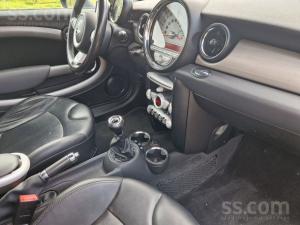 Pelēks MINI Clubman 2010 Ogre, ar dzinēja tilpumu 1.60 L un nobraukumu 184 tūkst. km par 6490 €, foto 18 vietnē AUTOMOTO.COM.LV